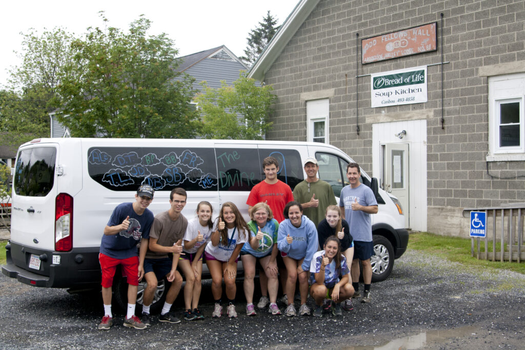 Mass students help soup kitchen during mission trip - The County