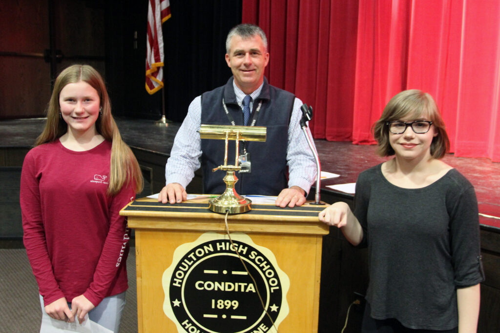 Jay repeats as Houlton bee champ - The County