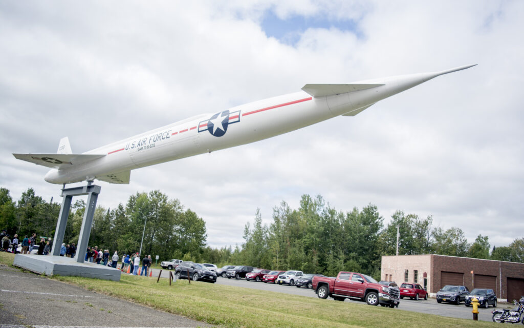 Hundreds come out to remember Loring 25 years after its closure - The ...