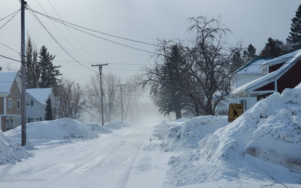 Wind-blown snow leading to multiple closures and vehicle crashes in ...