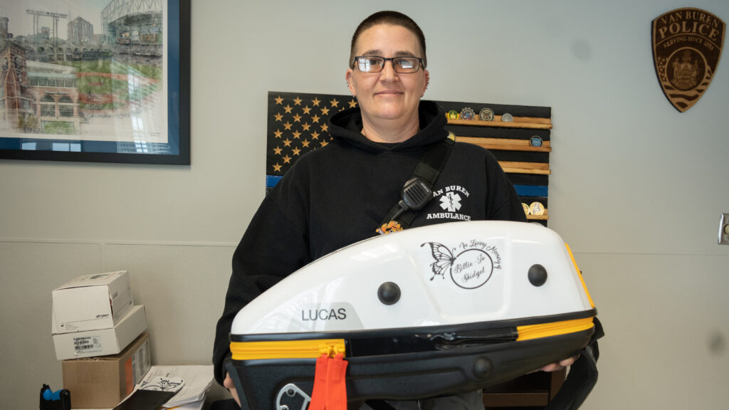Van Buren dedicates life-saving equipment to memory of EMT's wife - The ...