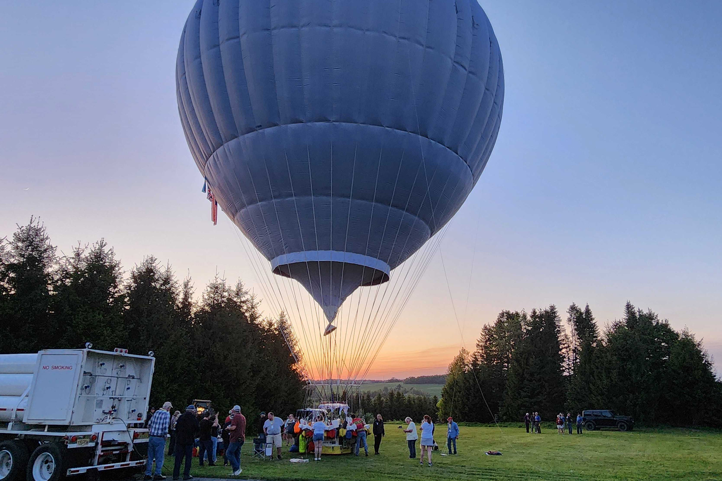 Gas leak forces balloon explorers to land early after Maine takeoff ...